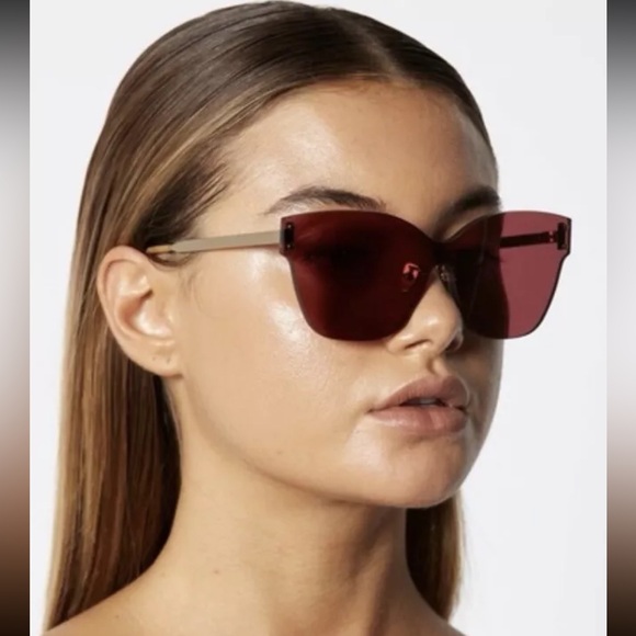 Scanlan Theodore | Accessories | Bnib Scanlan Theodore Butterfly Shield ...